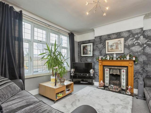 4 bedroom terraced house for sale in London Road, Northfleet, Gravesend, Kent, DA11