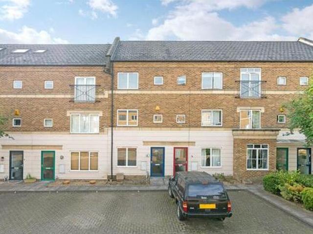4 Bedroom Terraced House For Sale In London