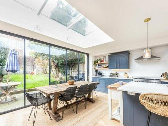4 Bedroom Terraced House For Sale In London