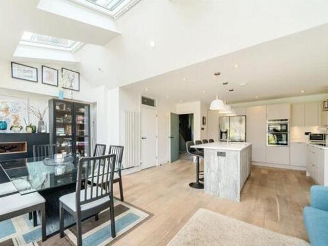 4 Bedroom Terraced House For Sale In London