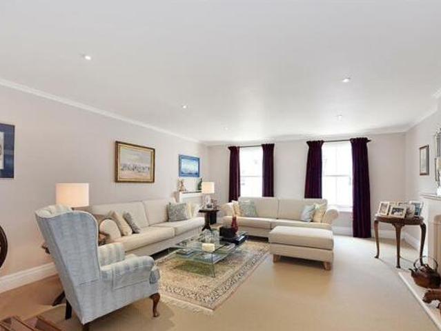 4 Bedroom Terraced House For Sale In London