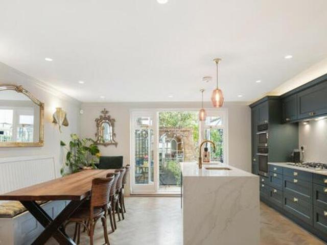4 Bedroom Terraced House For Sale In London