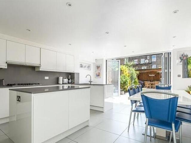 4 Bedroom Terraced House For Sale In London