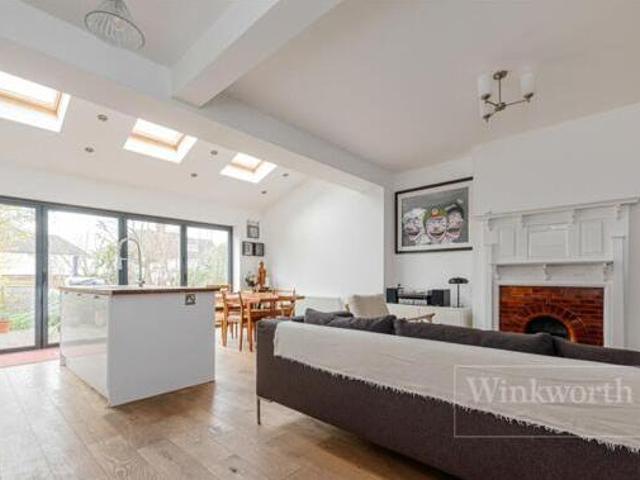 4 Bedroom Terraced House For Sale In London