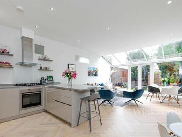 4 Bedroom Terraced House For Sale In London