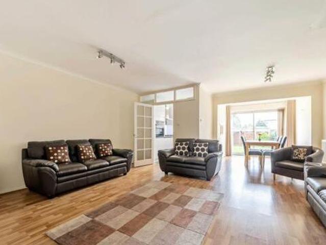 4 Bedroom Terraced House For Sale In London