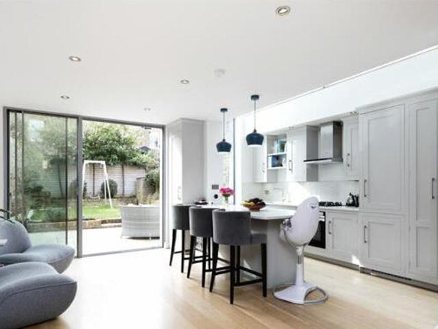 4 Bedroom Terraced House For Sale In London
