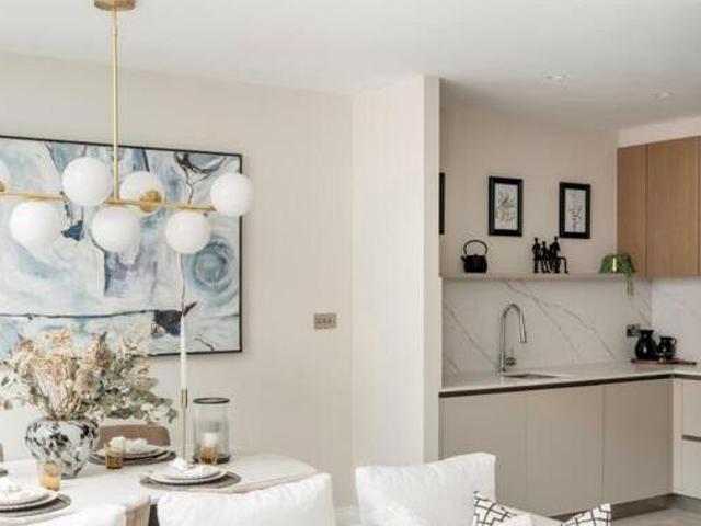 4 Bedroom Terraced House For Sale In London