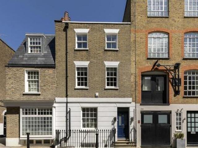 4 Bedroom Terraced House For Sale In London