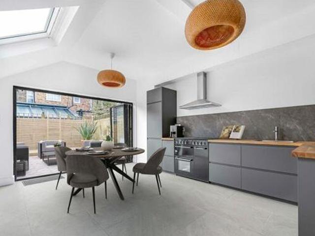 4 Bedroom Terraced House For Sale In London