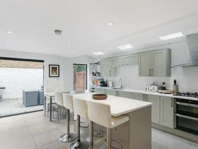 4 Bedroom Terraced House For Sale In London
