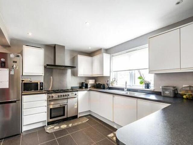 4 Bedroom Terraced House For Sale In London