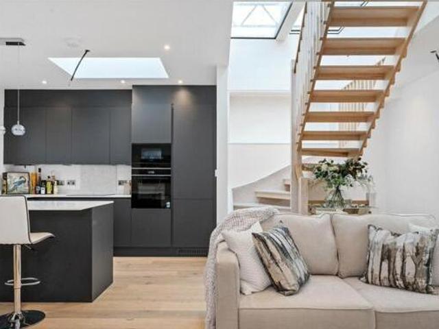 4 Bedroom Terraced House For Sale In London