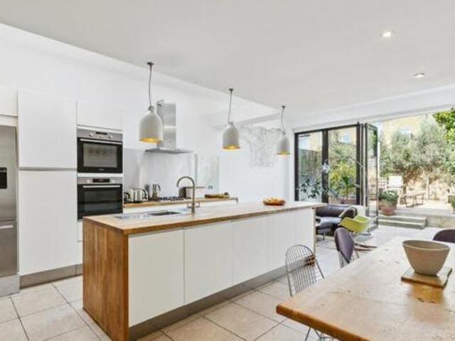 4 Bedroom Terraced House For Sale In London