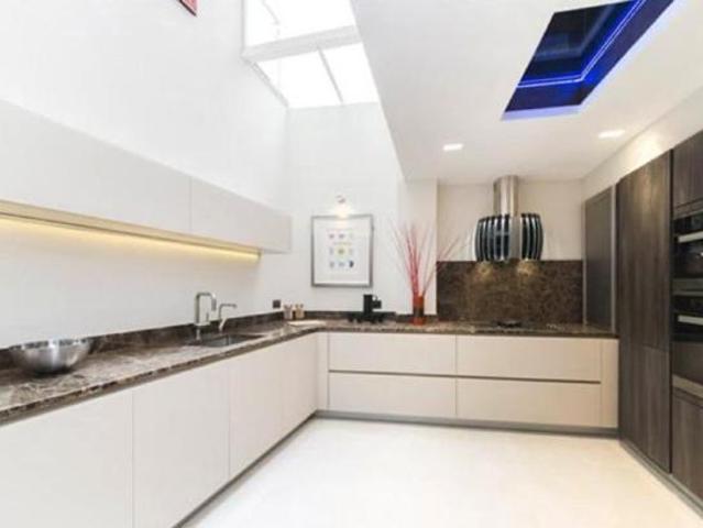 4 Bedroom Terraced House For Sale In London