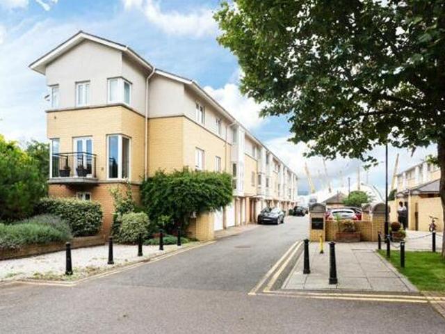 4 Bedroom Terraced House For Sale In London