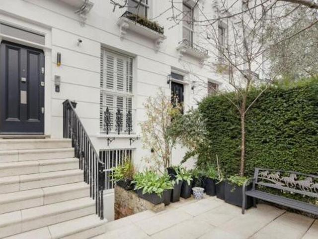 4 Bedroom Terraced House For Sale In London