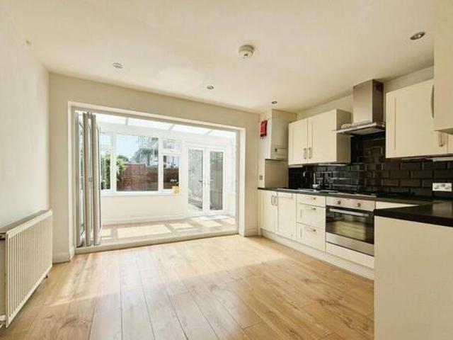 4 Bedroom Terraced House For Sale In London