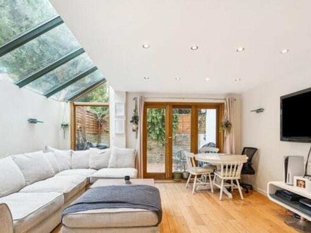 4 Bedroom Terraced House For Sale In London