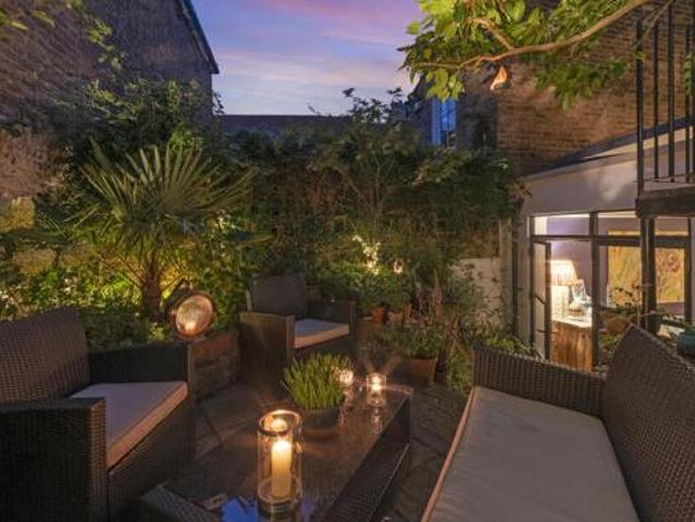 4 Bedroom Terraced House For Sale In London