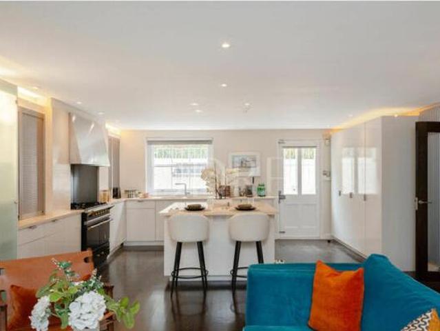 4 Bedroom Terraced House For Sale In London