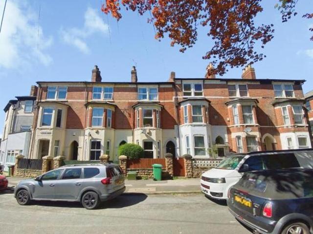 4 bedroom terraced house for sale in Loscoe Road, Nottingham, NG5