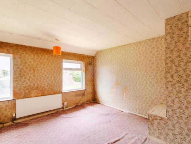 4 bedroom terraced house for sale in Lawrence Weston Road, Lawrence Weston, Bristol, BS11