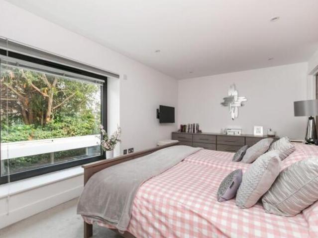 4 bedroom terraced house for sale in Lansdowne Avenue, Winchester, SO23
