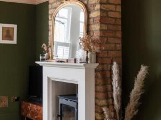4 bedroom terraced house for sale in Lea Hall Road, Leyton, London, E10