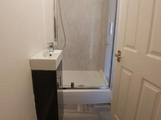 4 bedroom terraced house for sale in Lightwoods Hill, Birmingham, B67