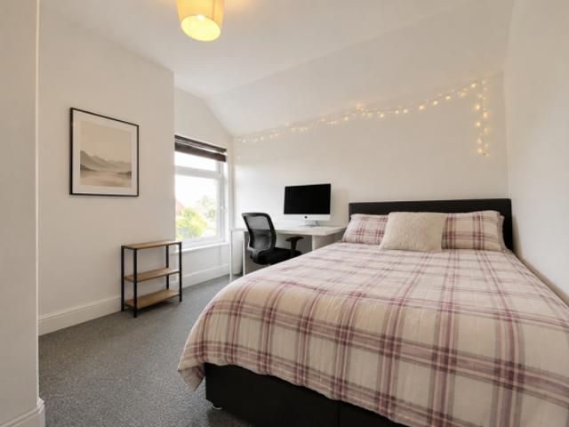 4 bedroom terraced house for sale in Moy Road, Roath, CF24