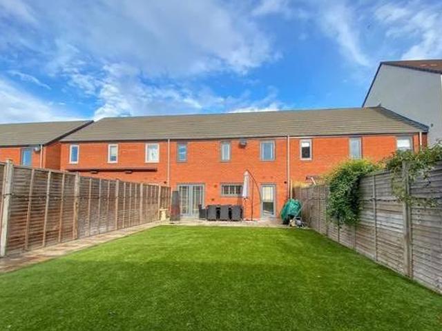 4 bedroom terraced house for sale in Moccasin Way Street BA16