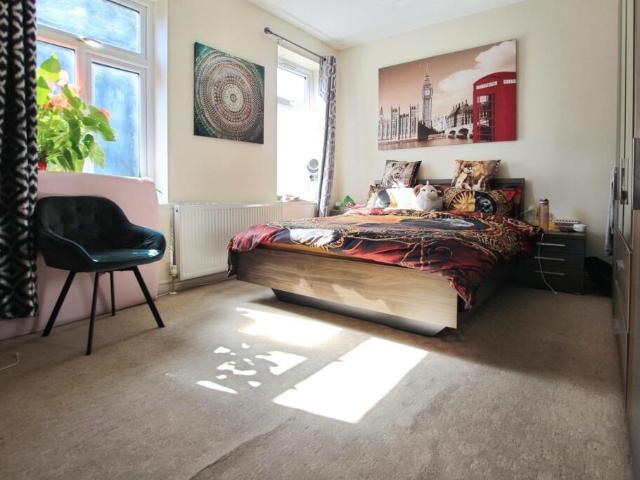 4 bedroom terraced house for sale in Moor Terrace Bradford, BD2 4SG, BD2