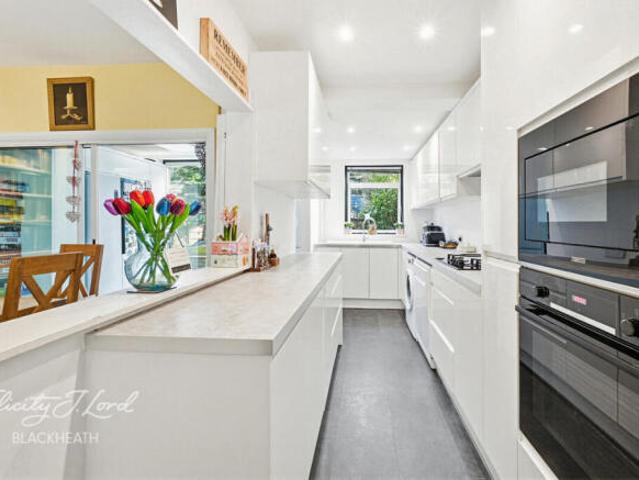 4 bedroom terraced house for sale in Moordown, Shooters Hill, SE18