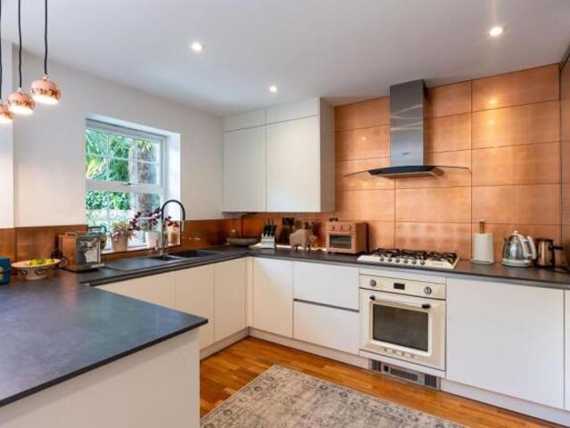 4 bedroom terraced house for sale in Mandelbrote Drive, Littlemore, OX4