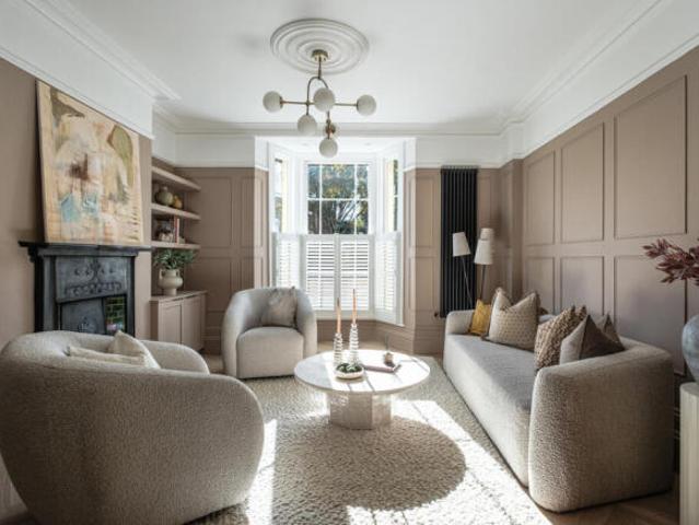 4 bedroom terraced house for sale in Mapledene Road, London, E8