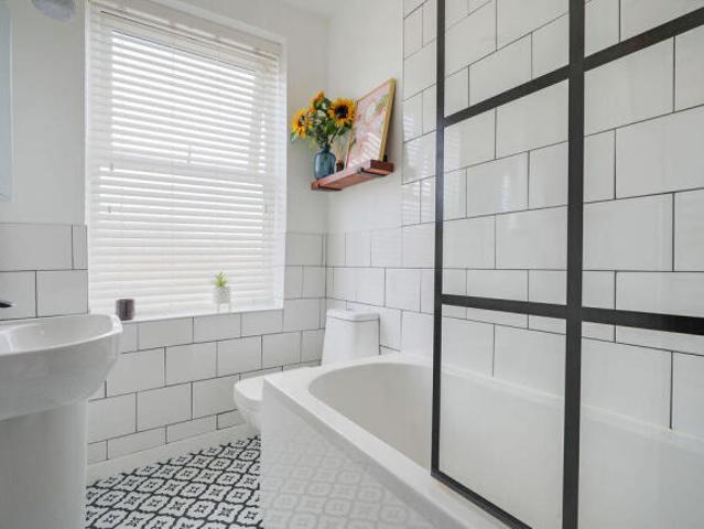 4 bedroom terraced house for sale in Marlcliffe Road, Wadsley, Sheffield, S6
