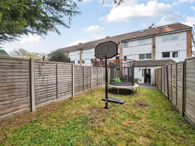4 bedroom terraced house for sale in Mead Way, Bromley, BR2