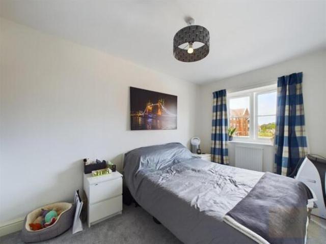 4 bedroom terraced house for sale in Millstone Way, Gloucester, GL1