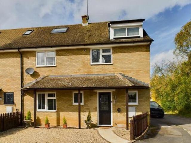 4 Bedroom Terraced House For Sale In Milton under wychwood