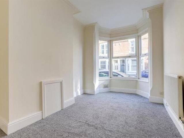 4 bedroom terraced house for sale in Myrtle Avenue, Nottingham, NG7