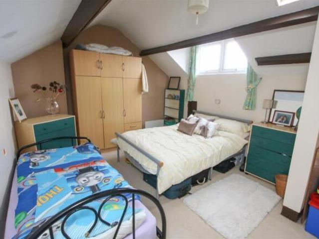 4 bedroom terraced house for sale in Norborough Road, Doncaster, DN2