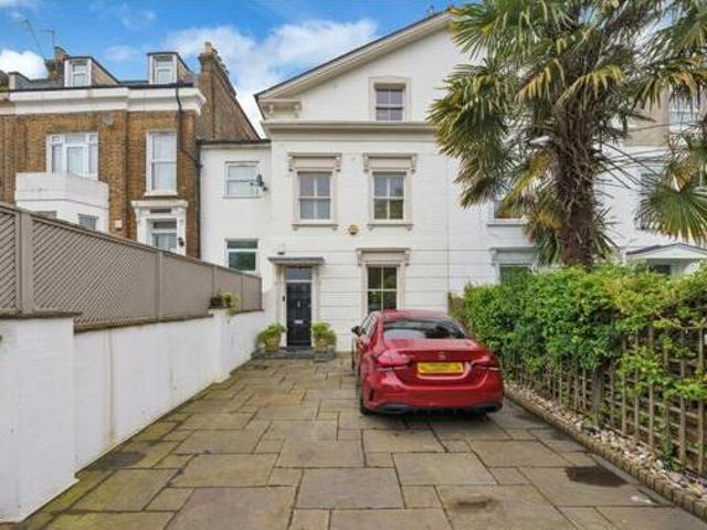 4 Bedroom Terraced House For Sale In North Finchley, London