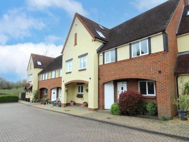 4 Bedroom Terraced House For Sale In North Warnborough, Hook