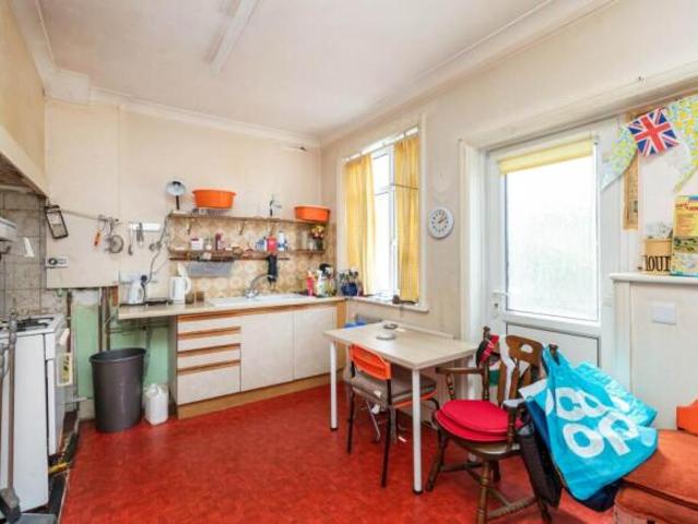 4 bedroom terraced house for sale in Navarino Road, Worthing, BN11