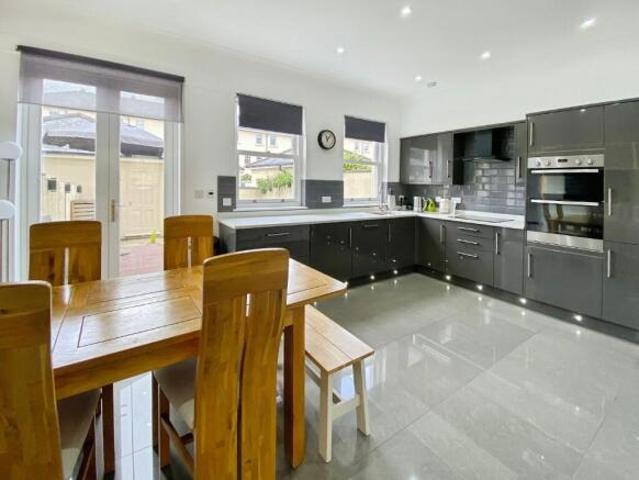 4 bedroom terraced house for sale in NEWBRIDGE Park Road, BA1