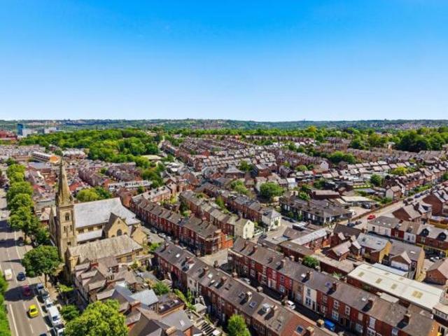 4 bedroom terraced house for sale in Neill Road, Sheffield, S11