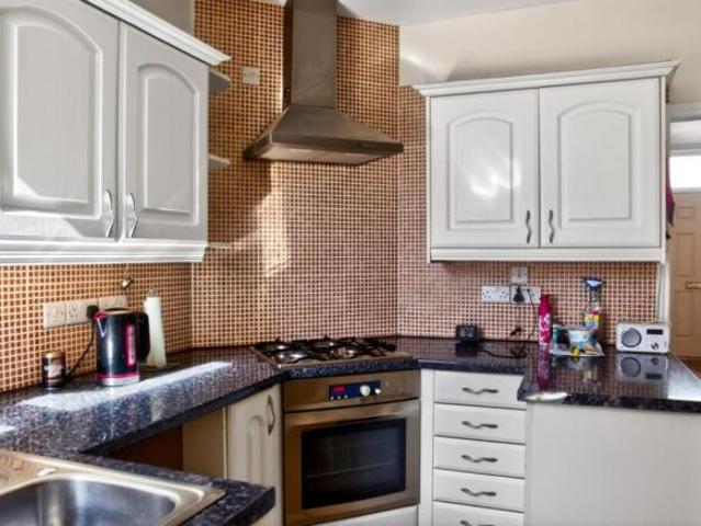 4 bedroom terraced house for sale in South Beech Avenue, Harrogate, HG2