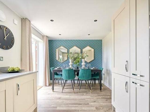 4 bedroom terraced house for sale in South Road Wokingham RG40