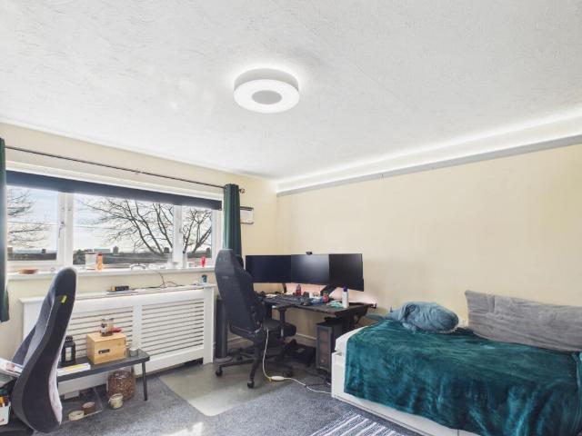 4 bedroom terraced house for sale in Southcote Lane, Reading, RG30